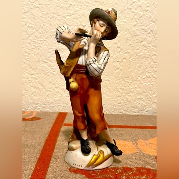 unbranded | Art | Vintage Ceramic Figurine Of An Old Man Playing An ...